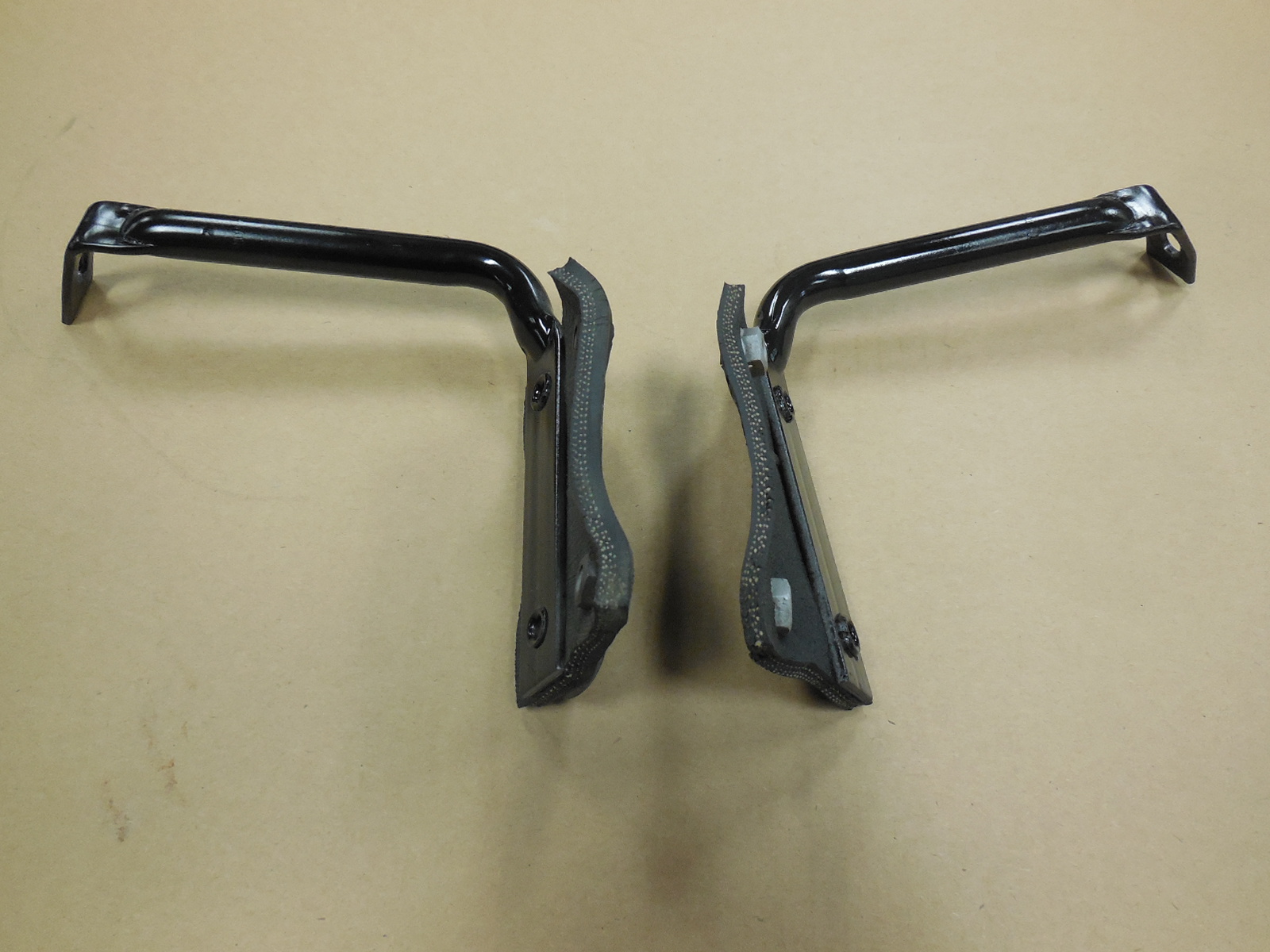 1970-1972 Oldsmobile Cutlass 442 Front Fender Braces | GM Sports