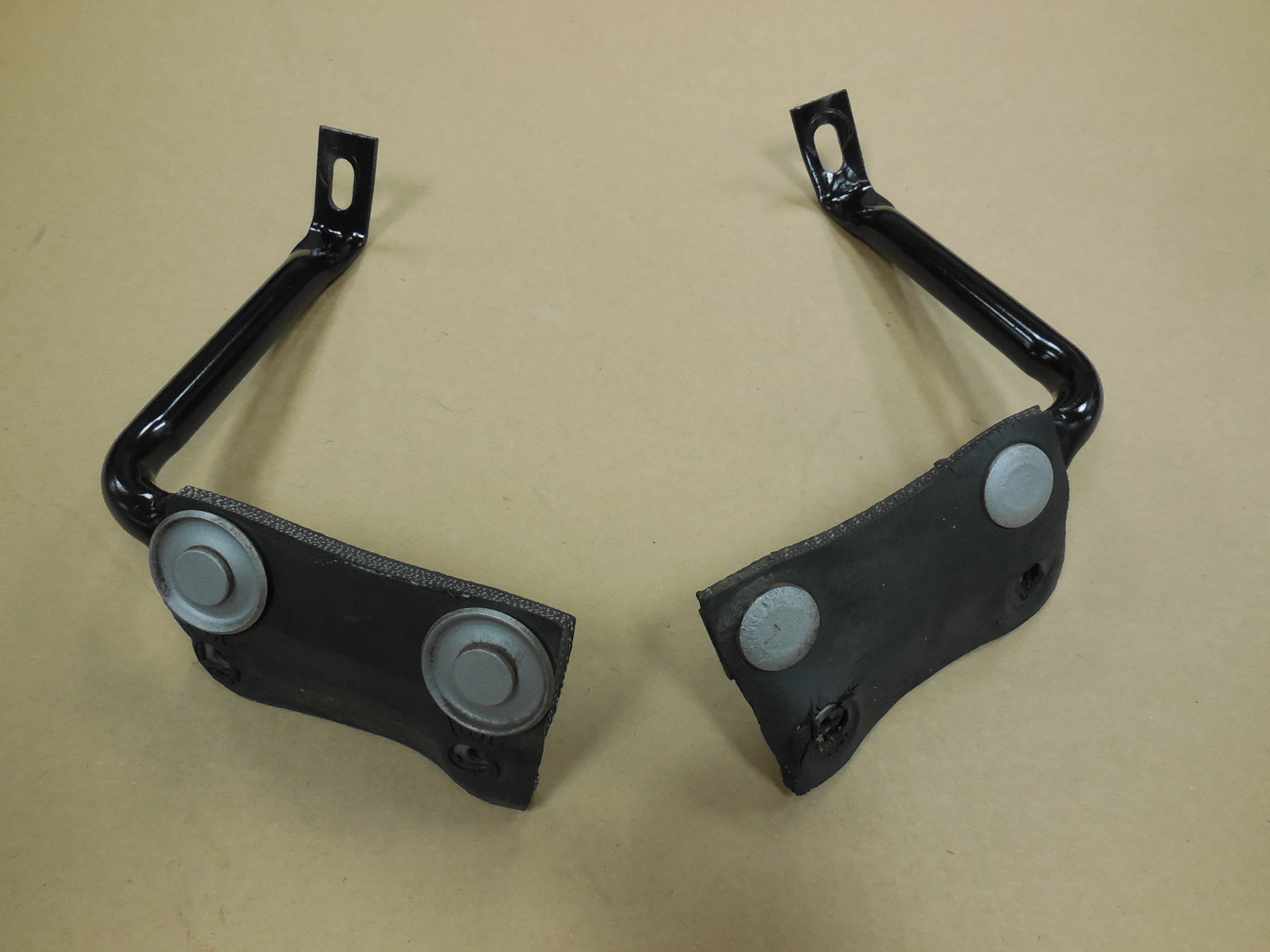 1970-1972 Oldsmobile Cutlass 442 Front Fender Braces | GM Sports
